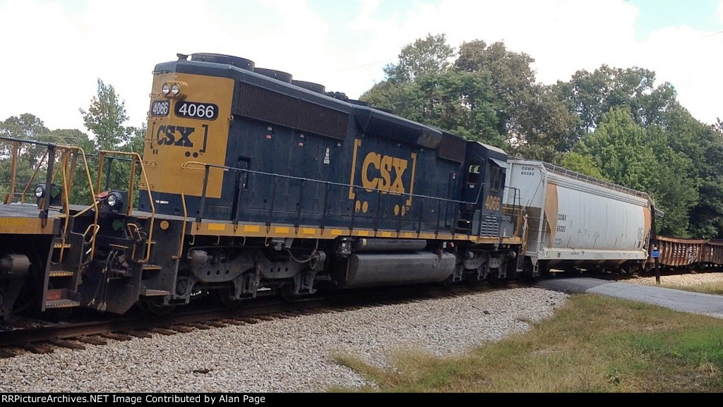 CSX SD40-3 4066
